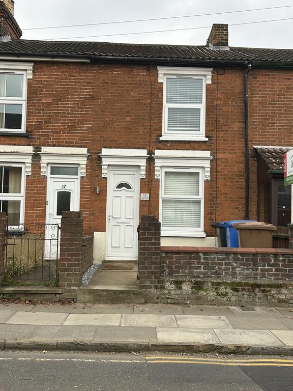 Cauldwell Hall Road, Suffolk IP4 2 bed terraced house - £950 pcm (£219 pw)