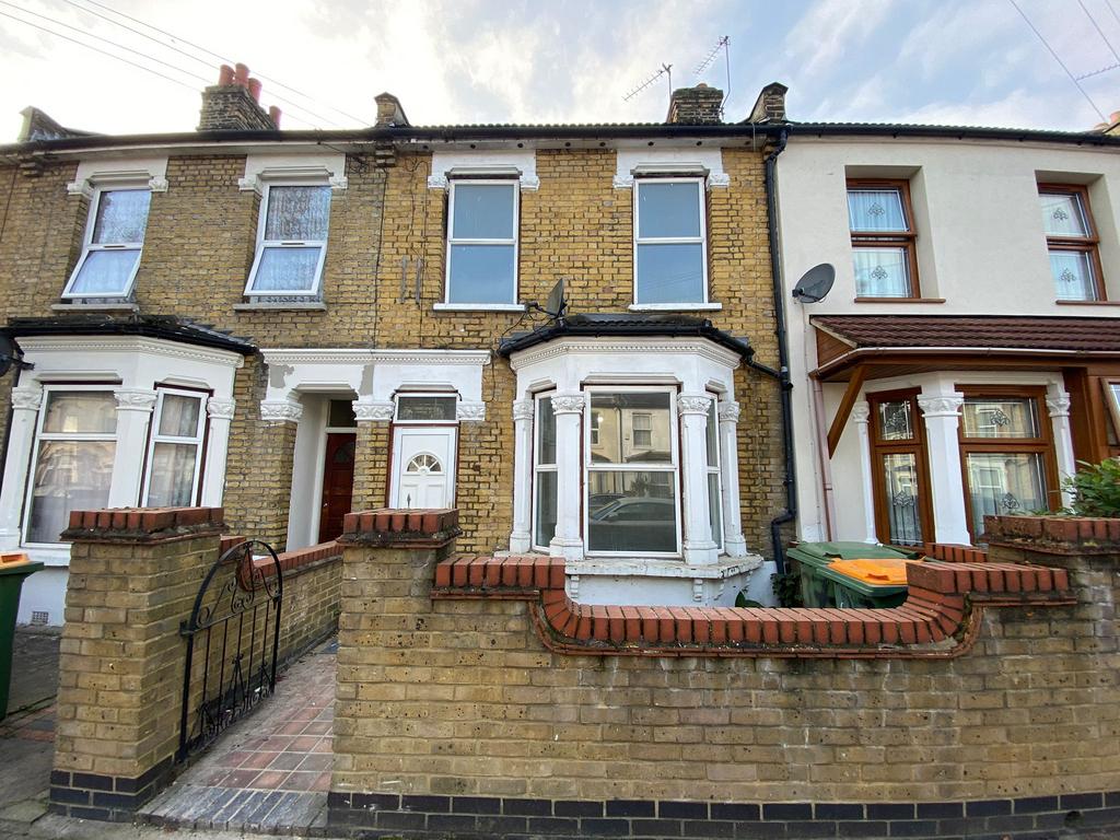 37 Nigel Road London E7 8AW 3 bed terraced house - £2,750 pcm (£635 pw)