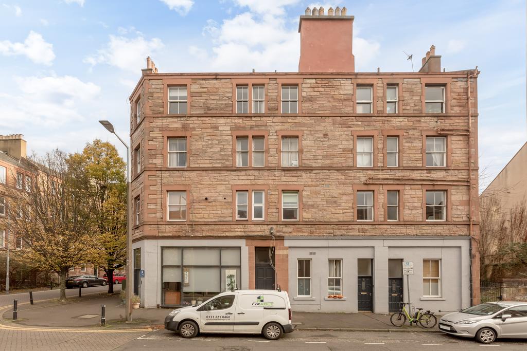 43/4 Bryson Road, Edinburgh, EH11 1DS 1 bed flat - £165,000