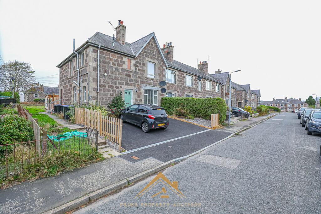 Macdonald Road, Stonehaven AB39 2 bed flat - £105,000