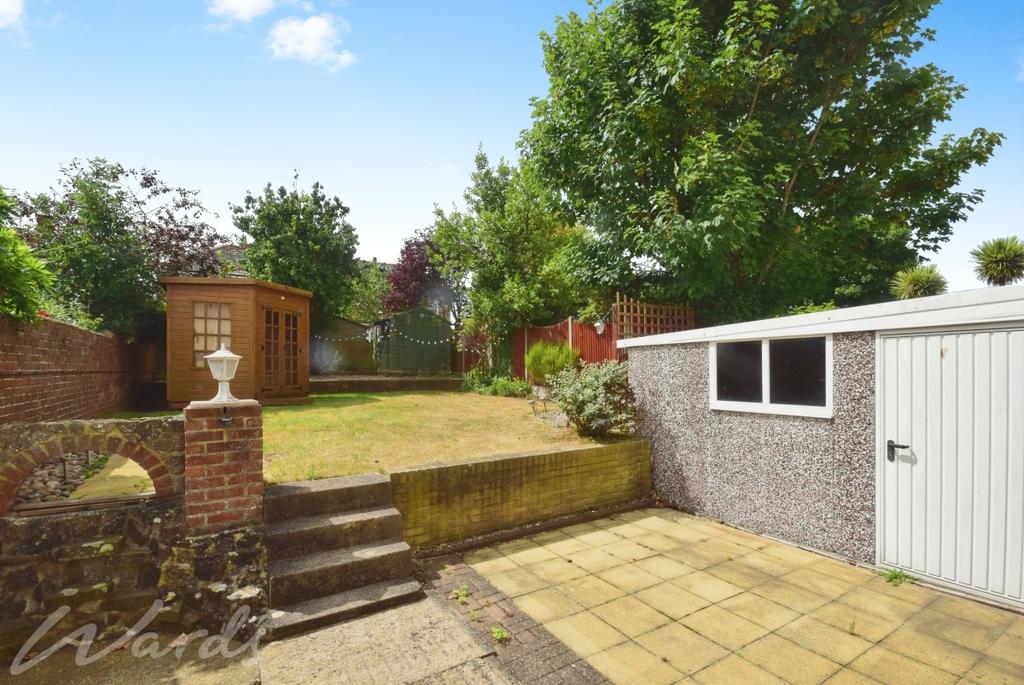 Station Approach Road Ramsgate CT11 4 bed semi-detached house - £1,800 ...