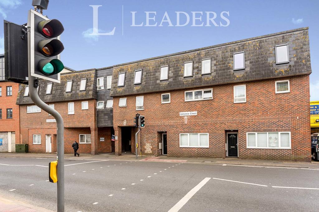 Terminus Road, Littlehampton 2 bed flat - £950 pcm (£219 pw)