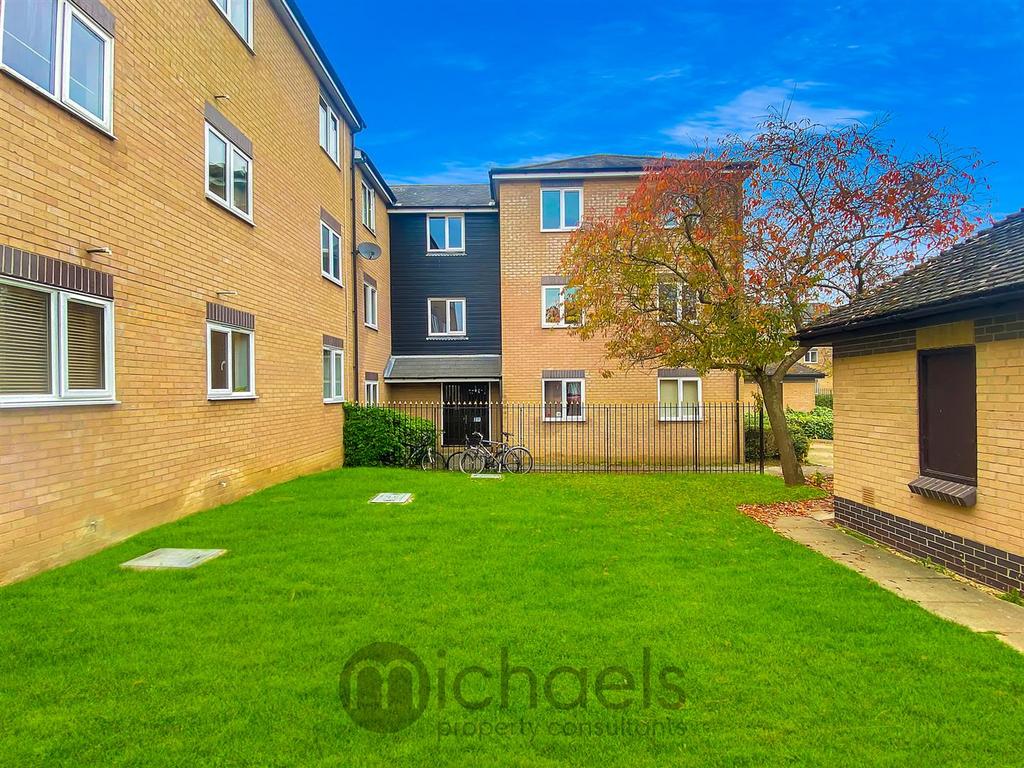 Flanders Field Colchester Co2 8bx 1 Bed Apartment £875 Pcm £202 Pw