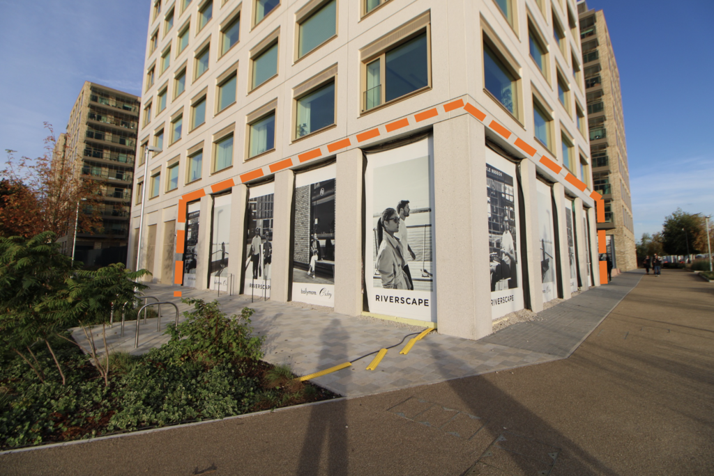 10 Royal Wharf Walk, London, Essex, E16 Retail property (high street ...