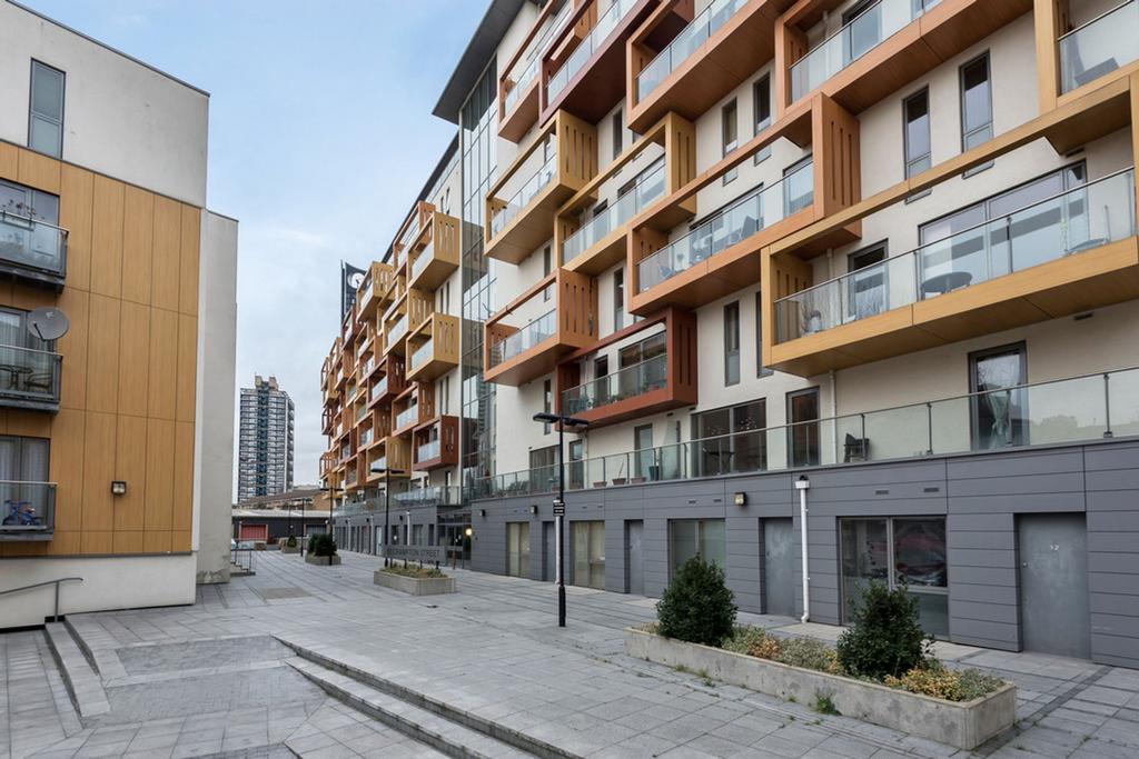 Crampton Street, London, SE17 2 bed flat for sale - £430,000