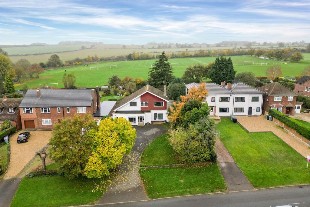 Low Road, Barrowby, Grantham, NG32 4 bed detached house for sale - £525,000