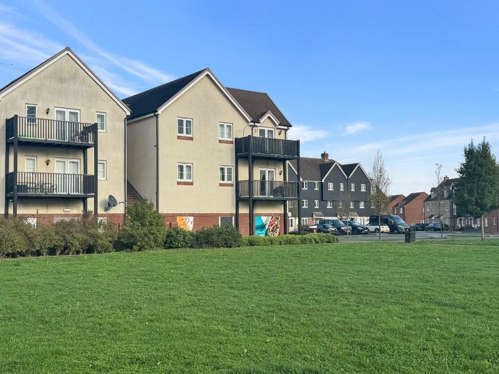 Ryeland Way, Kingsnorth, Ashford TN25 2 bed apartment - £210,000