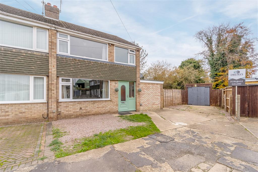 Woodside, PE21 3 bed semi-detached house - £185,000