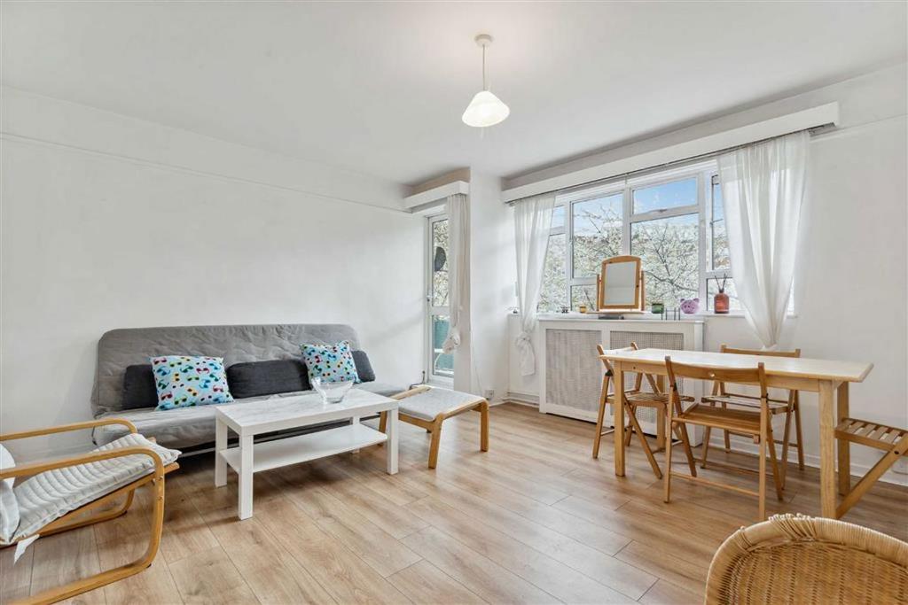 Abbots Manor, London SW1V 3 bed flat for sale - £520,000