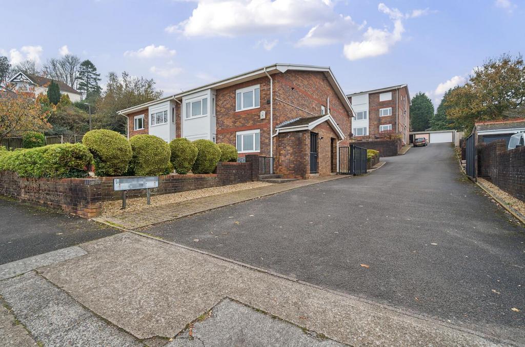 Hendrefoilan Road, Sketty, Swansea 2 bed flat for sale - £190,000