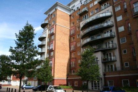 Winterthur Way, Hampshire RG21 2 bed apartment - £1,150 pcm (£265 pw)