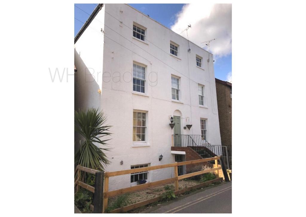 Middle Wall, Whitstable CT5 1 bed apartment to rent - £825 pcm (£190 pw)