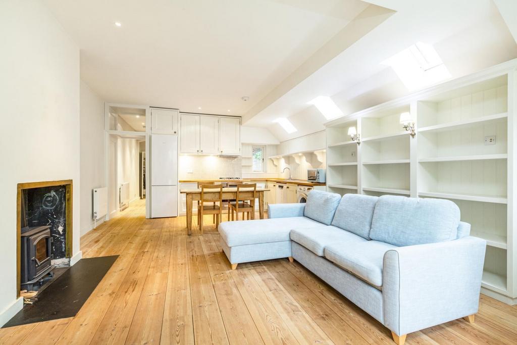 Farm Lane London SW6 2 bed flat - £2,750 pcm (£635 pw)