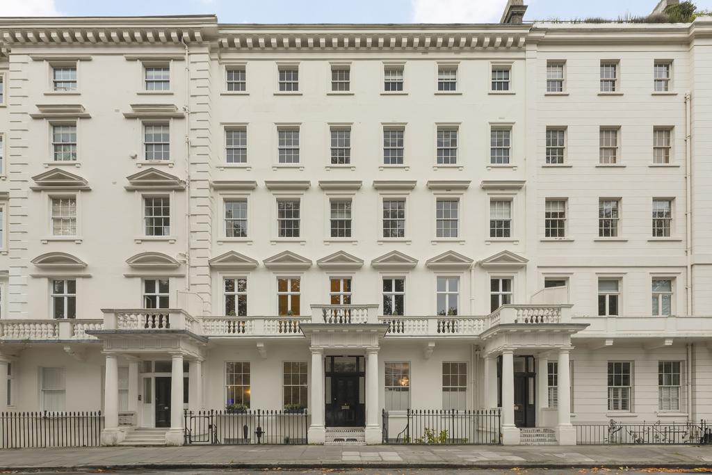 Eccleston Square, London SW1V 2 bed flat - £3,995,000