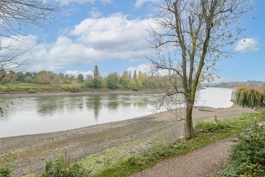 Dukes Court 2 bed apartment - £795,000