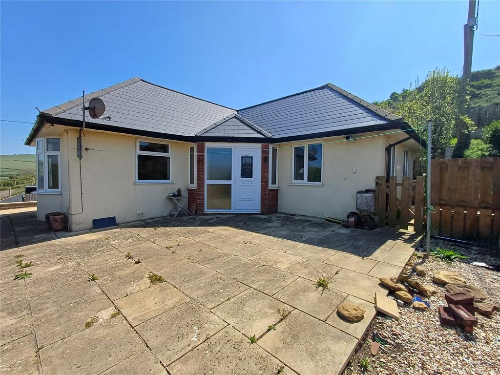 East Cliff, West Bay, Bridport, DT6 2 bed bungalow for sale - £400,000