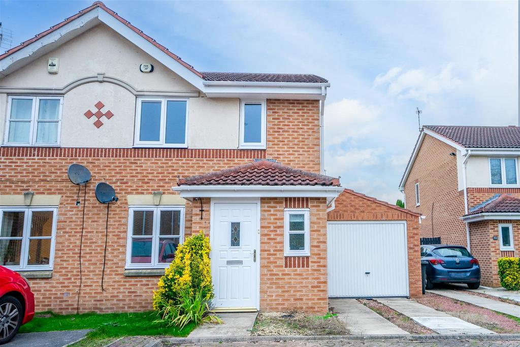 Rainsborough Way, York, YO30 6QB 3 bed semi-detached house - £1,200 pcm ...