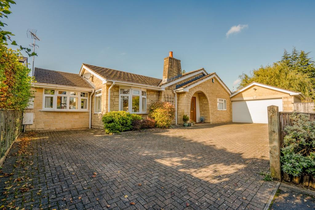 Sandy Lane, Charlton Kings... 4 bed bungalow - £900,000