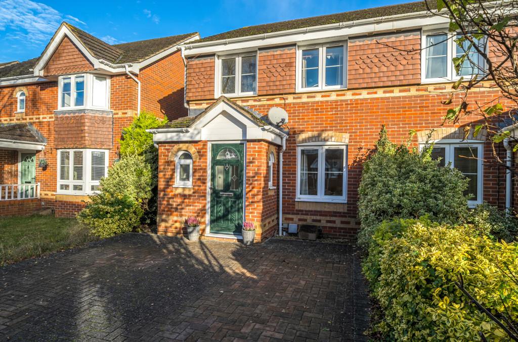 Broadmere Road, Beggarwood, Basingstoke 3 bed semi-detached house - £ ...