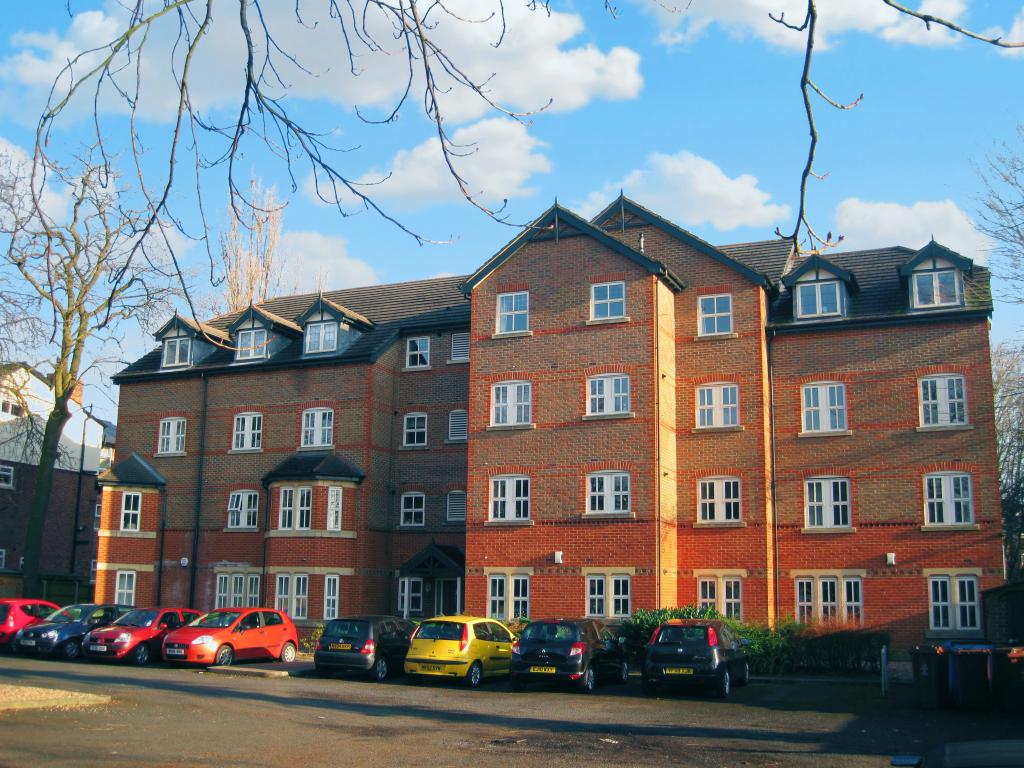 Wilmslow Road, Manchester M20 2 bed flat to rent - £1,200 pcm (£277 pw)