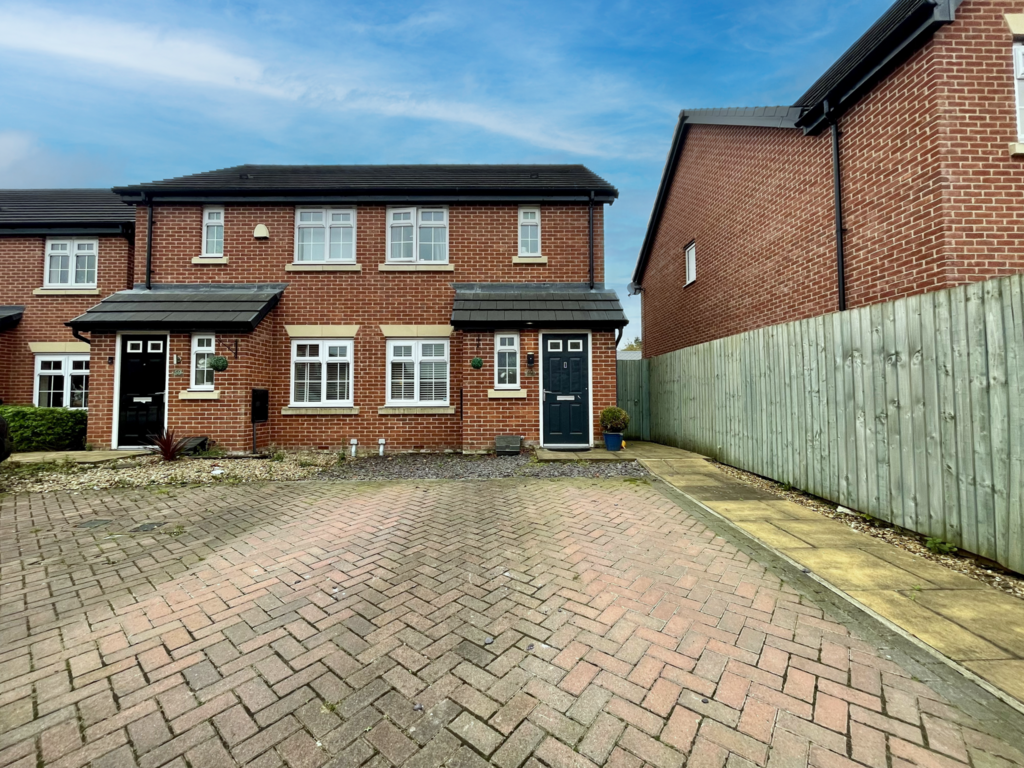 St. Edwards Chase, Preston PR2 2 bed semi-detached house - £136,234
