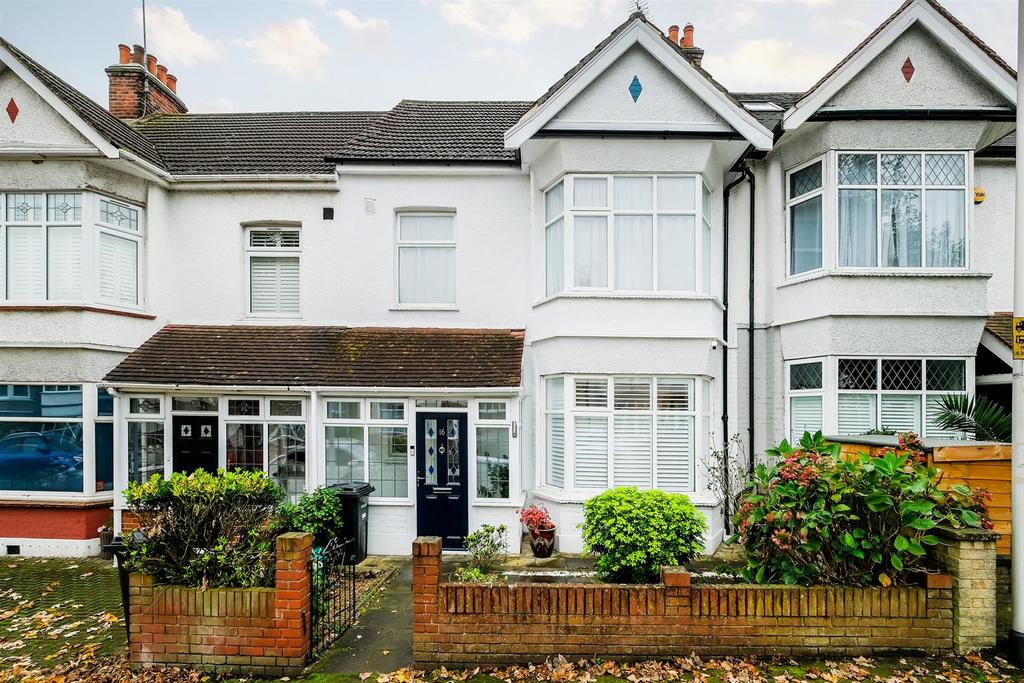 Reydon Avenue, Wanstead 3 bed terraced house for sale - £775,000