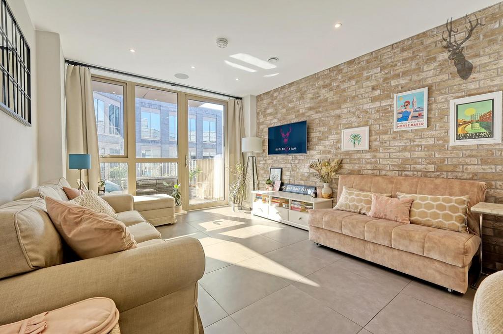 Meldola Yard, Hackney Wick E9 1 bed apartment - £2,200 pcm (£508 pw)
