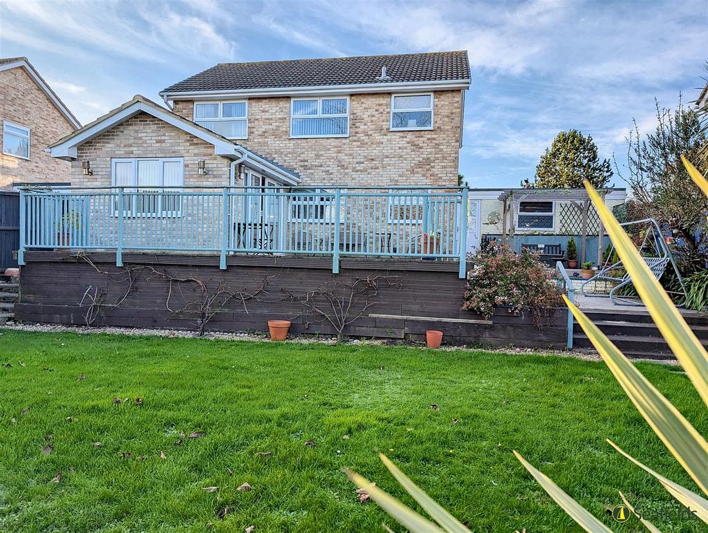 Caws Avenue, Seaview, PO34 5JT 4 bed detached house for sale - £525,000