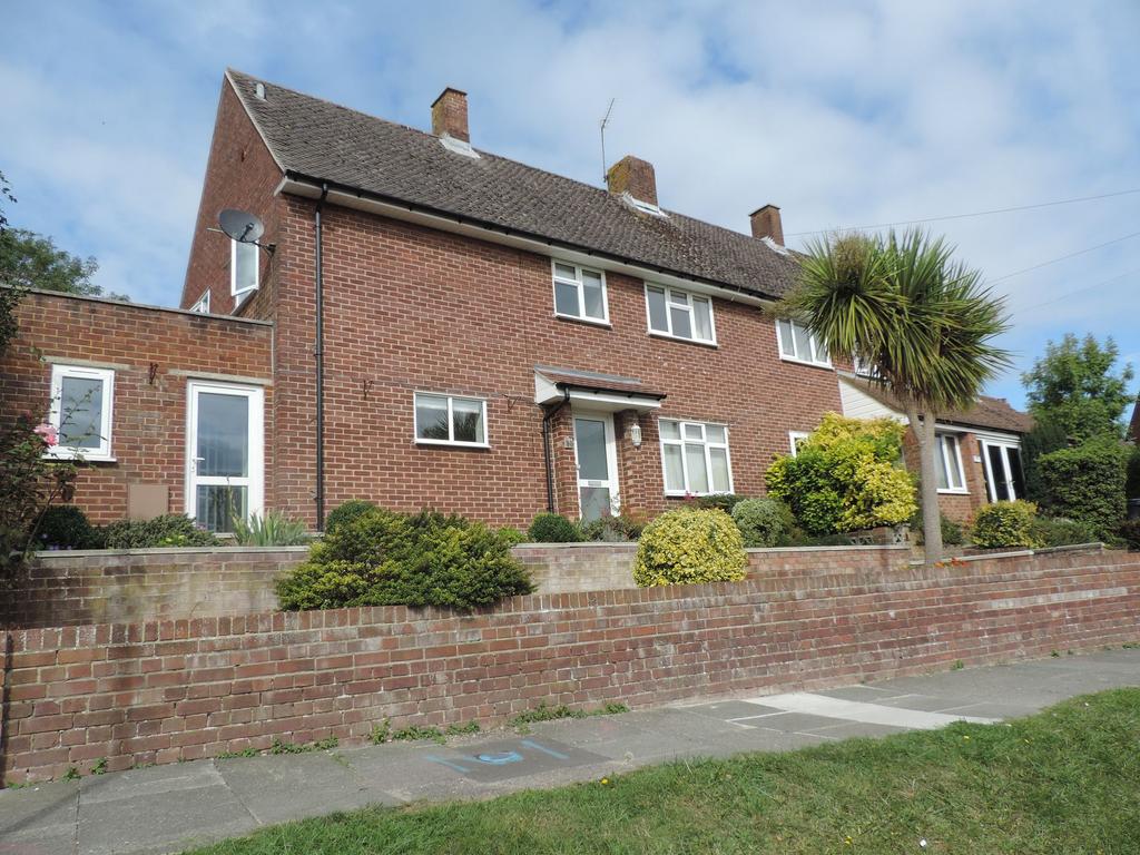 Fox Lane, Winchester, SO22 5 bed semi-detached house - £2,550 pcm (£588 pw)