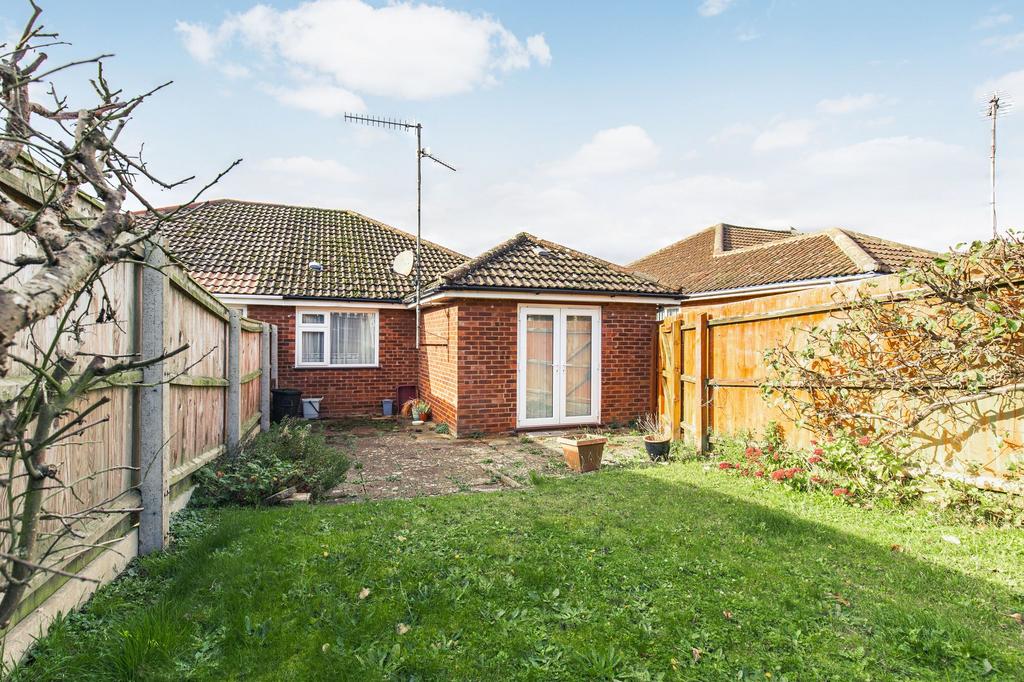 Waveney Road, Hunstanton, PE36 3 bed detached bungalow for sale - £225,000