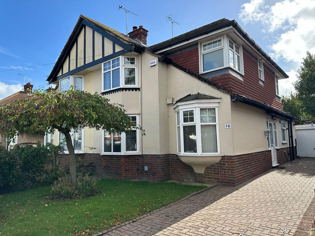 Station Approach Road, Ramsgate, CT11 4 bed semi-detached house - £ ...