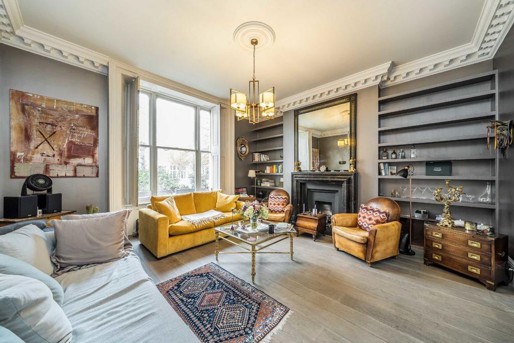 Pembridge Crescent, London W11 1 bed flat - £3,813 pcm (£880 pw)
