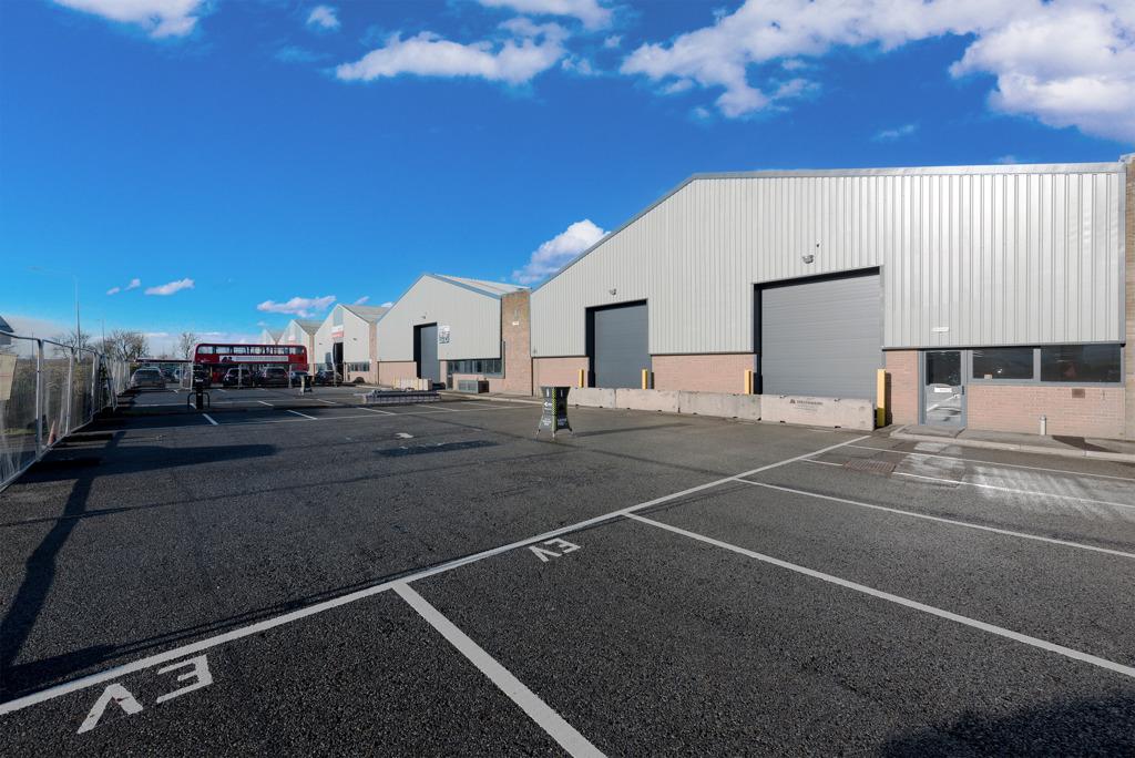 Beddington Farm Road, Croydon CR0 Industrial park - £22,938 pcm (£5,293 pw)