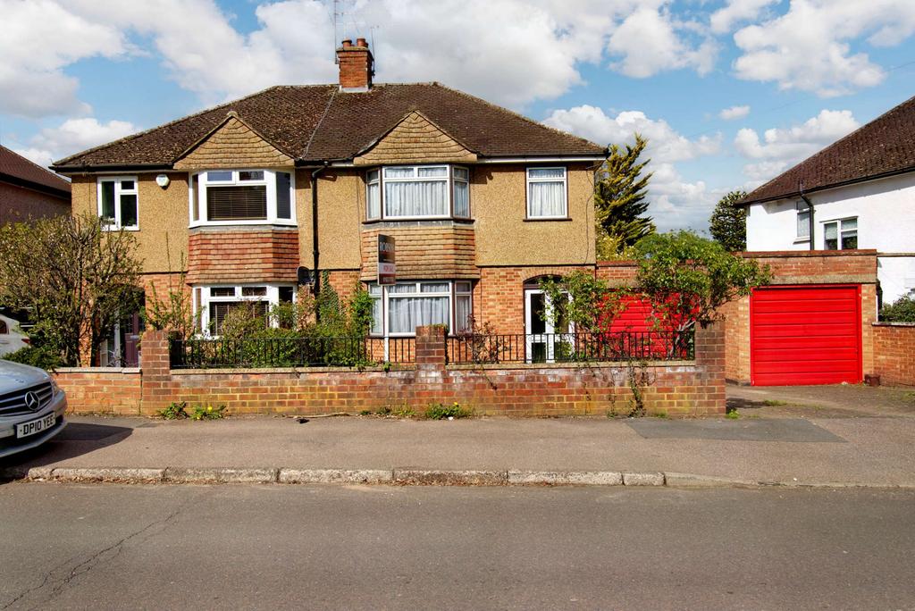 Woodland Road, Maple Cross... 3 bed semi-detached house for sale - £550,000