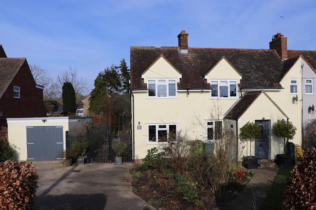 Kynaston Road, Panfield, Braintree, CM7 4 bed semi-detached house - £ ...