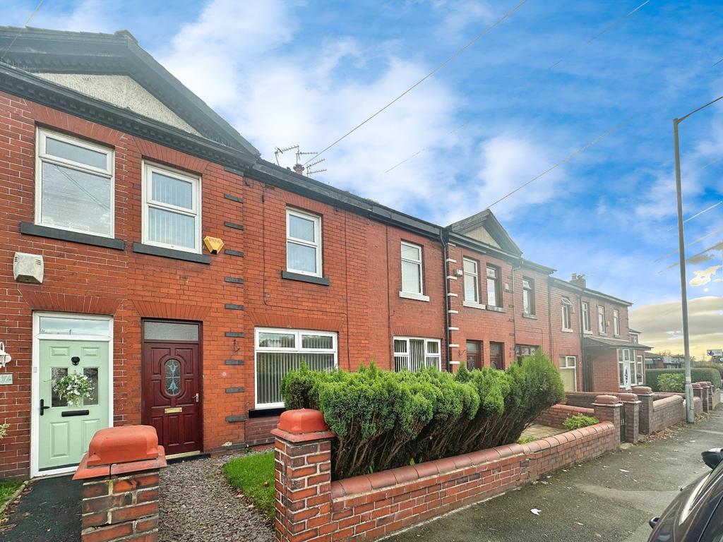 Ringley Road West, Manchester M26 3 bed terraced house - £1,050 pcm (£ ...
