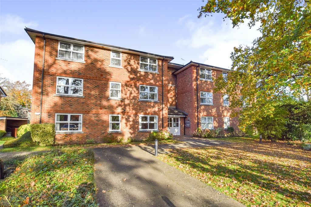 Guildford Road East, Hampshire GU14 2 bed apartment for sale - £259,000