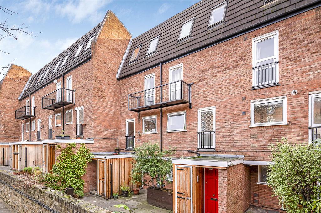 London W11 3 bed terraced house - £3,358 pcm (£775 pw)