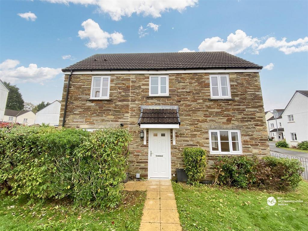 Lantoom Way, Dobwalls, PL14 3 bed detached house - £1,100 pcm (£254 pw)