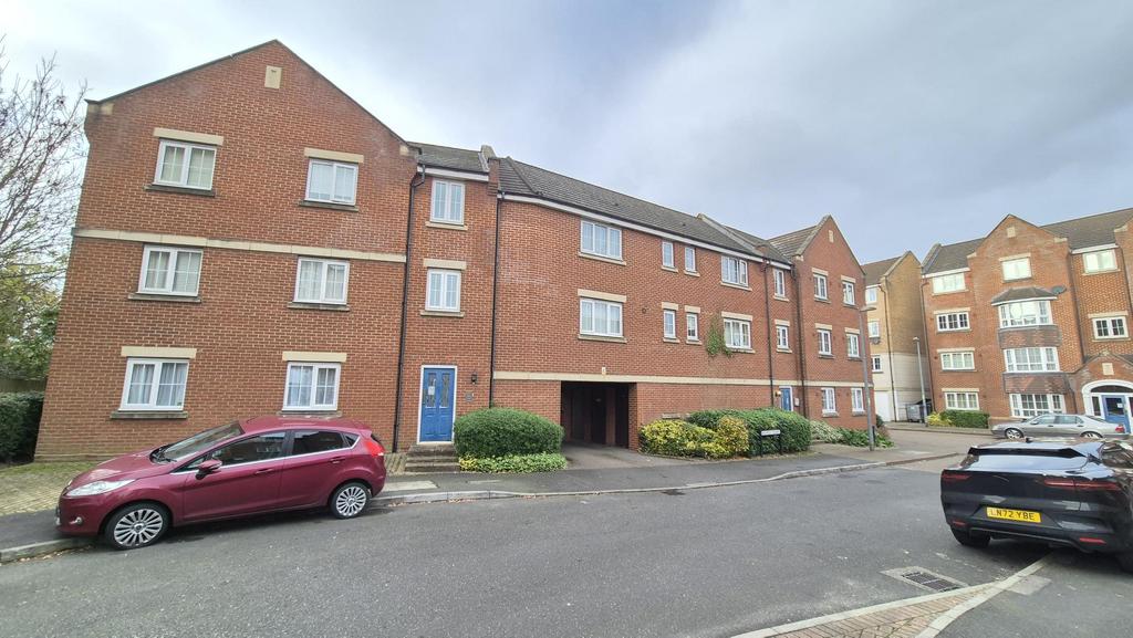 Bramley Court, Dunstable, LU5 1 bed flat - £995 pcm (£230 pw)