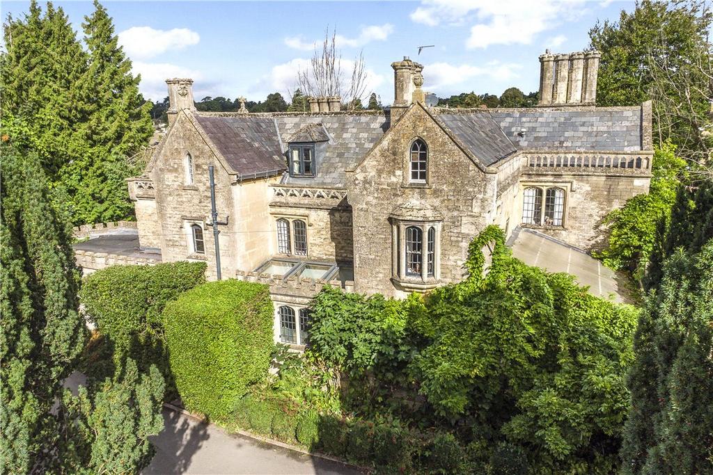 Castlefields, Calne, Wiltshire, SN11 8 bed detached house to rent - £ ...