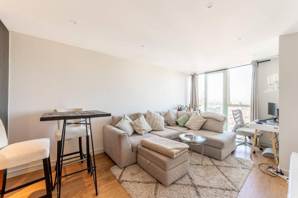 Pinnacle Apartments, Croydon, CR0 2 bed flat - £1,900 pcm (£438 pw)