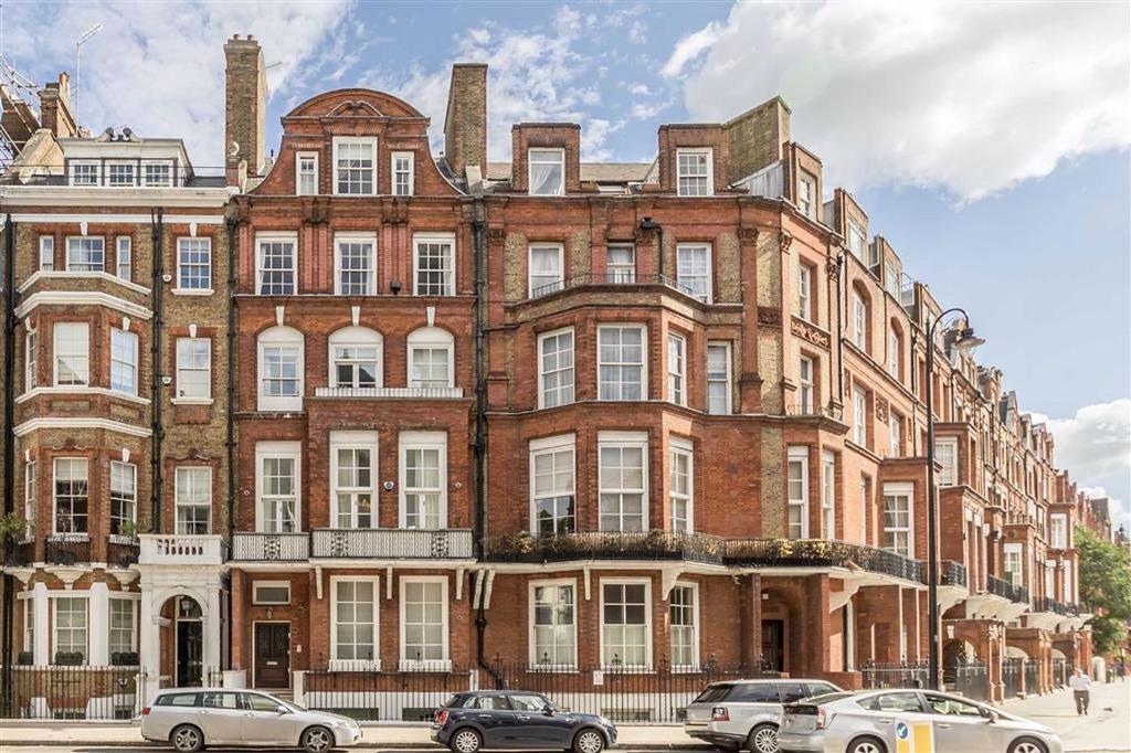Pont Street, London SW1X 5 bed flat - £20,000,000