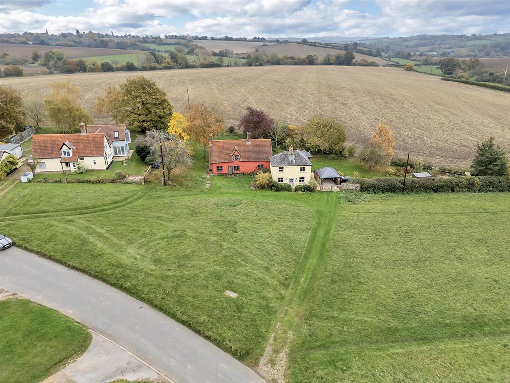 The Green, Hawkedon 3 bed detached house - £475,000