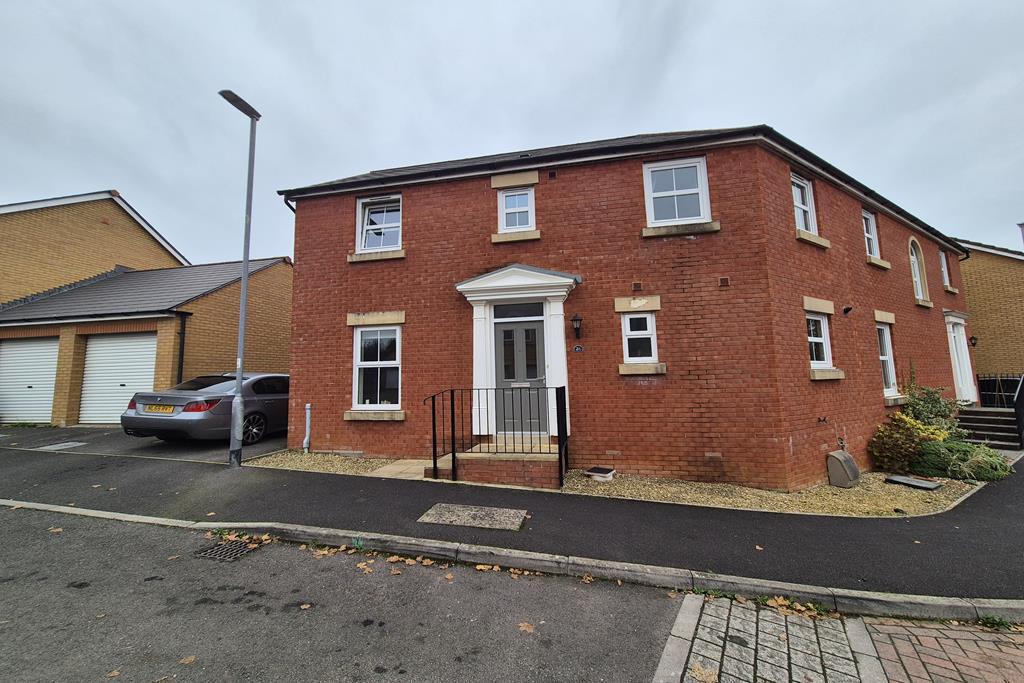Kingswood Road, Crewkerne, TA18 3 bed semi-detached house for sale - £ ...