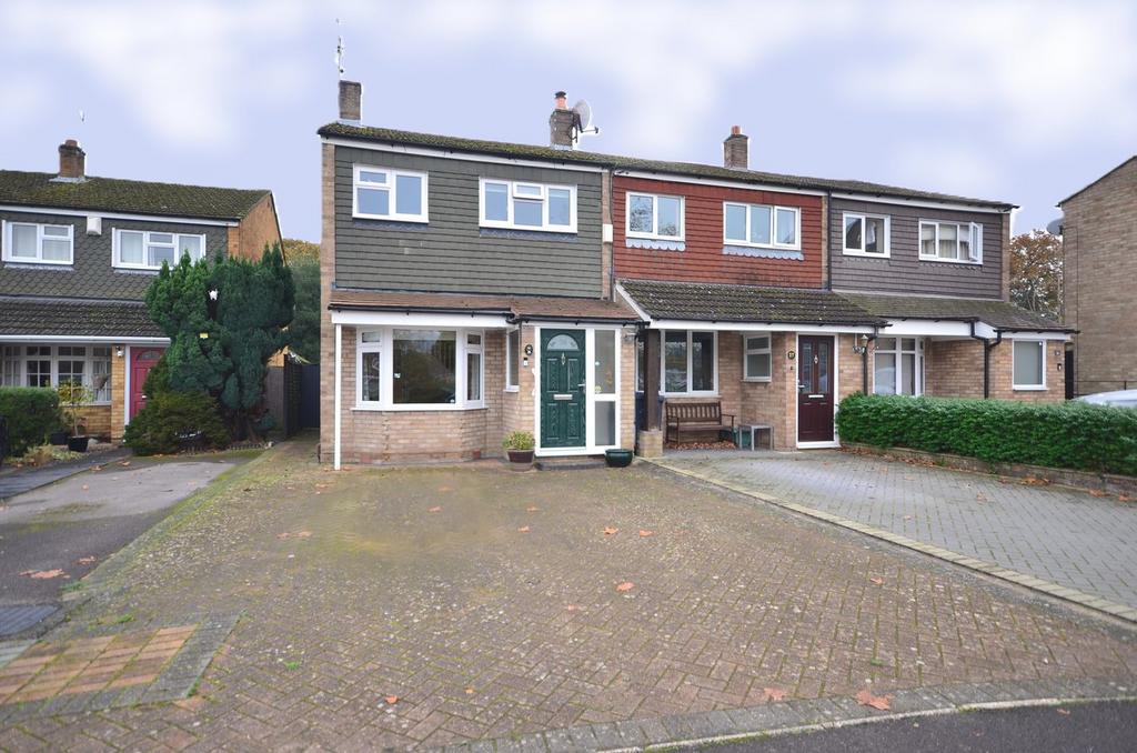 Southwark Close, Yateley, GU46 3 bed end of terrace house - £399,999