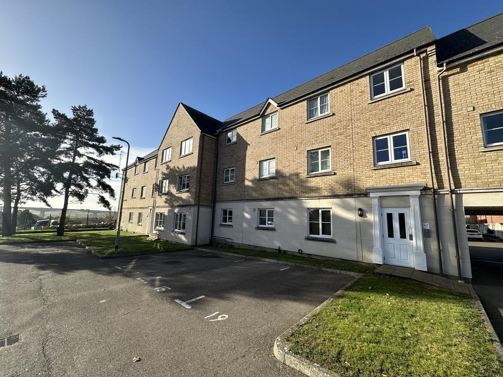 Childers Court, Ipswich IP3 2 bed apartment - £135,000