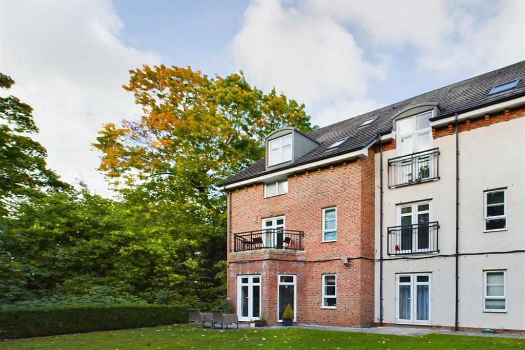 Harrow Court, Linthorpe... 2 bed apartment - £100,000