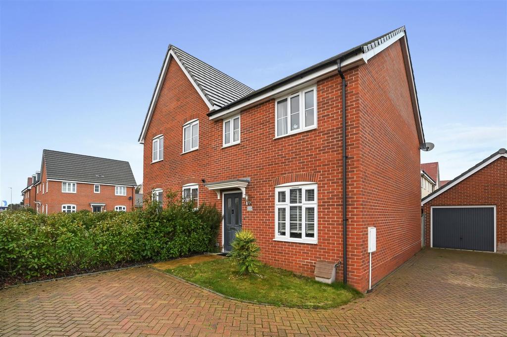 Poplar Lane, Sproughton, Ipswich 3 bed semi-detached house for sale - £ ...