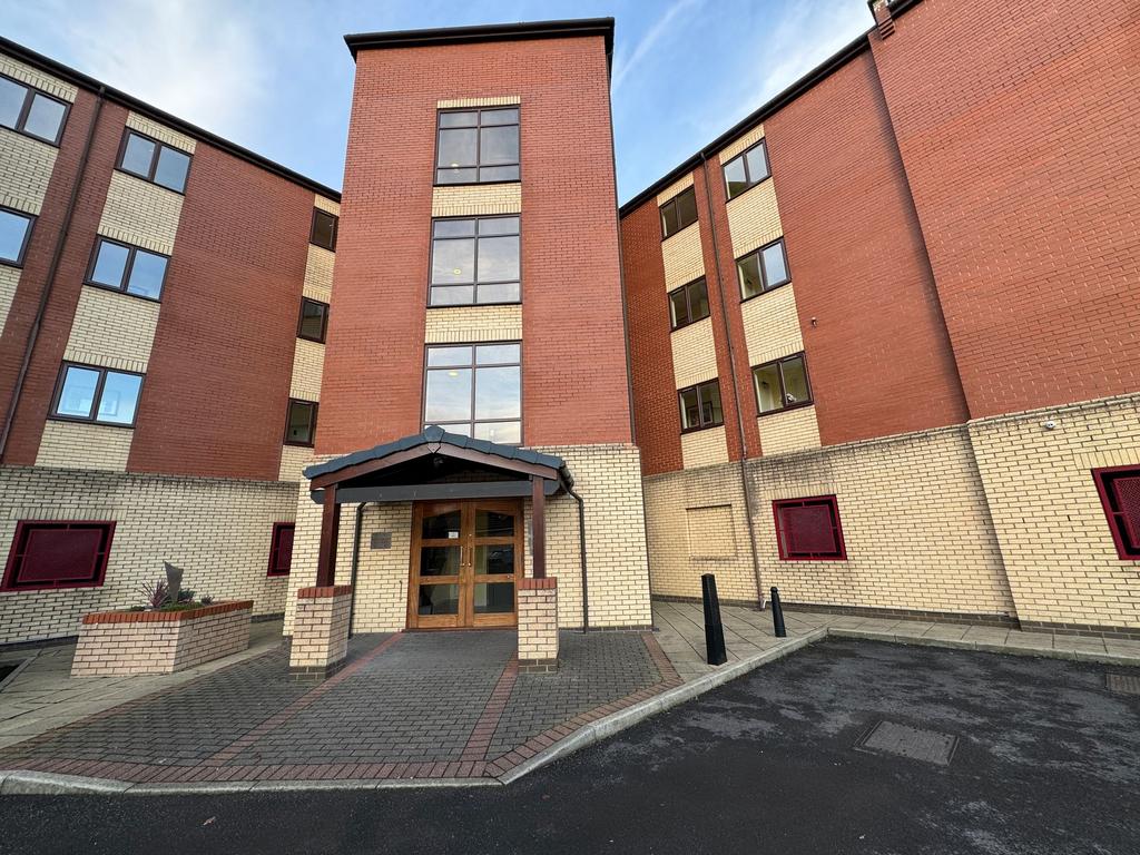 Navigation Way, Preston PR2 2 bed apartment - £900 pcm (£208 pw)